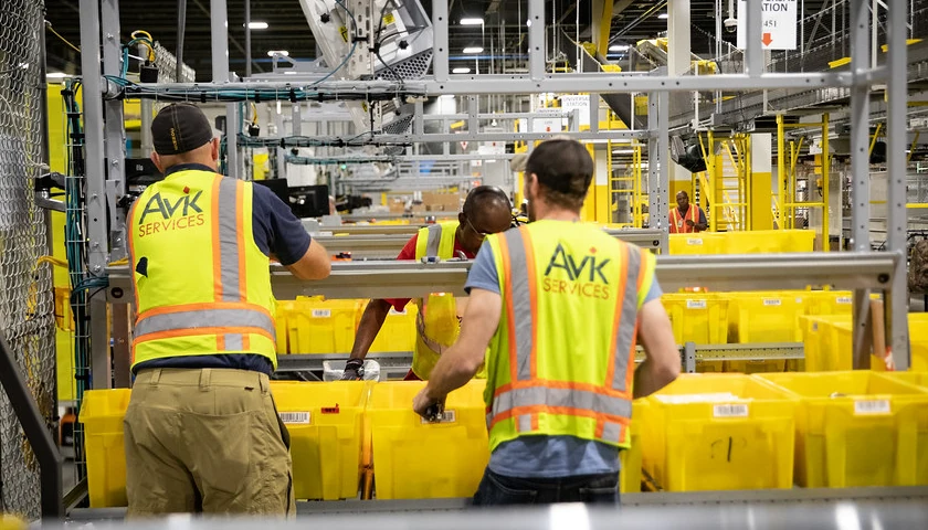 Jeff Bezos Reportedly Raising Money to Replace Blue-Collar Workers with ...